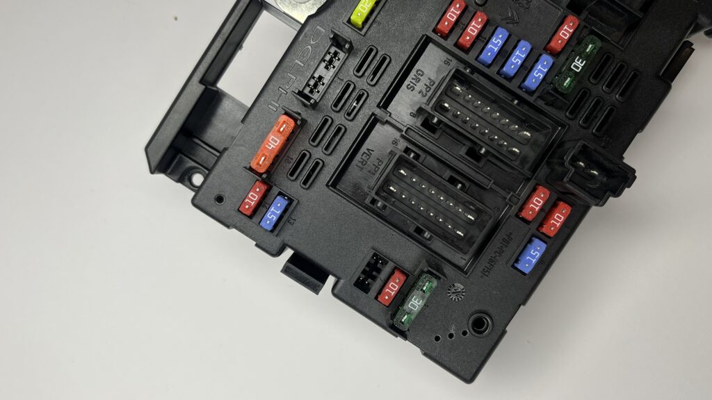جعبه فیوز BSM - BM34 - لوازم یدکی نگین خودرو